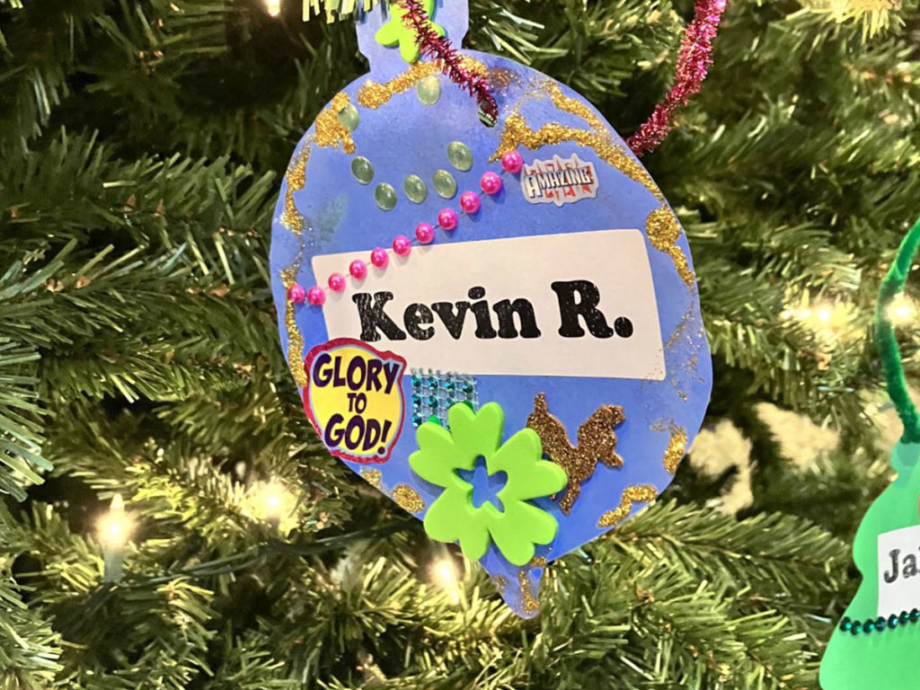 Christmas Giving Tree Benefiting Oaks Integrated Care Gifts Due 12/15 ...